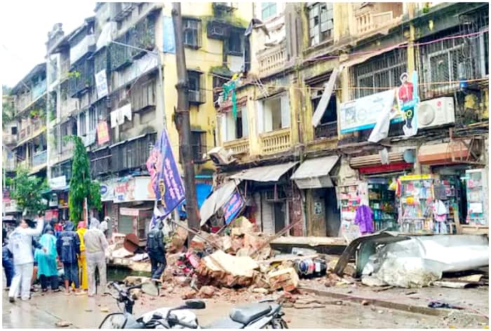 1 Dead, Several Injured As Part Of Building Collapses In Mumbai’s Grant ...
