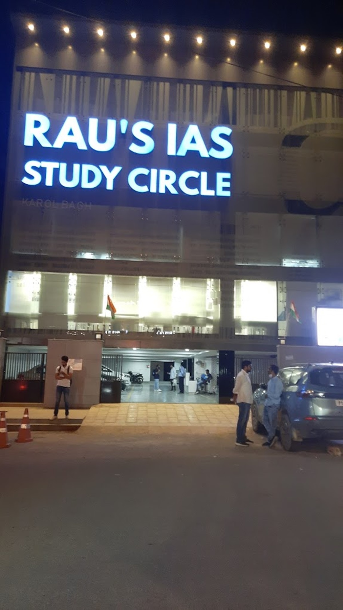 Rau's IAS Study Circle: बेसमेंट पार्किंग और स्टोरेज के लिए इस्तेमाल हो रहा है.., कोचिंग सेंटर ने ...