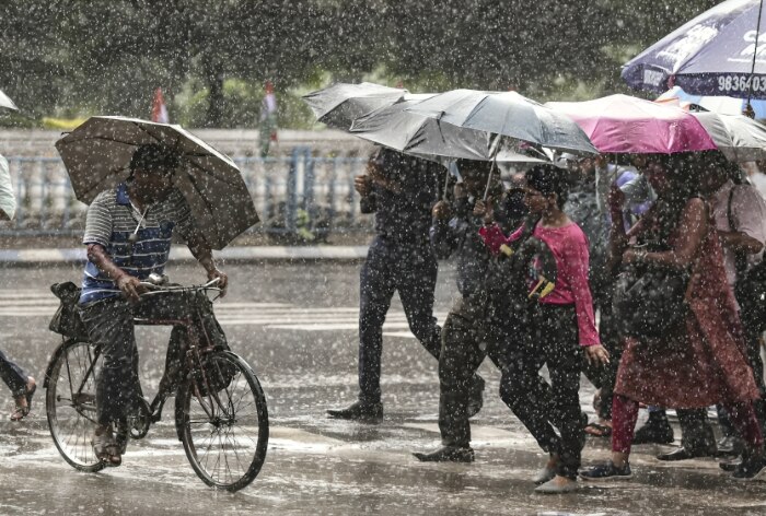 Rain, gusty winds likely in Delhi, IMD Issues Yellow Alert