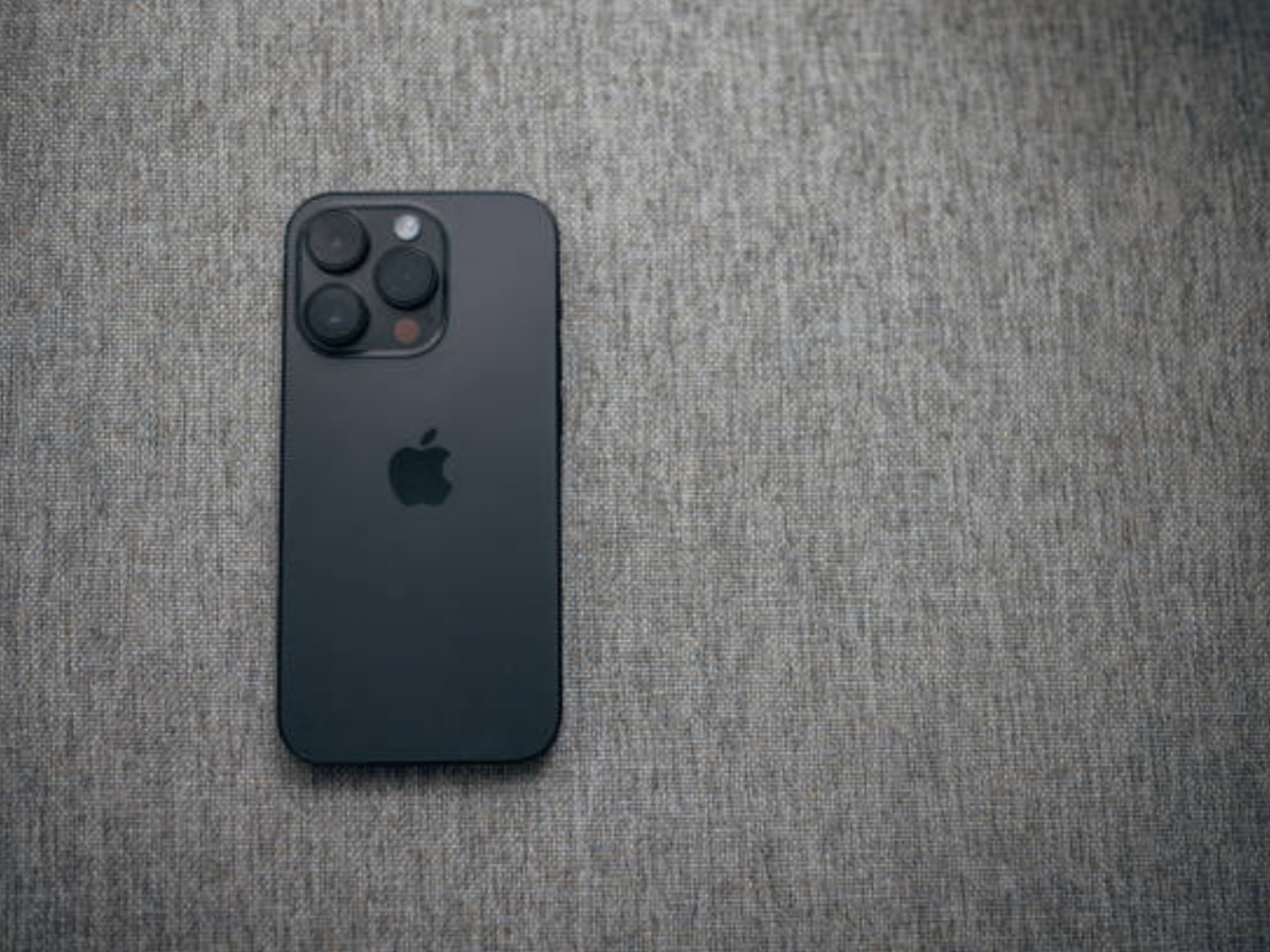 iPhone Robbery: 1,500 iPhones Worth Rs 11 Crore Looted From Container ...