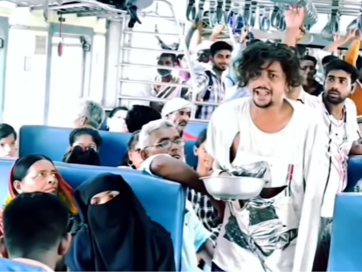 Viral Video Today: जिंदगी में नहीं देखा होगा ऐसा भिखारी, बंदे ने ट्रेन ...