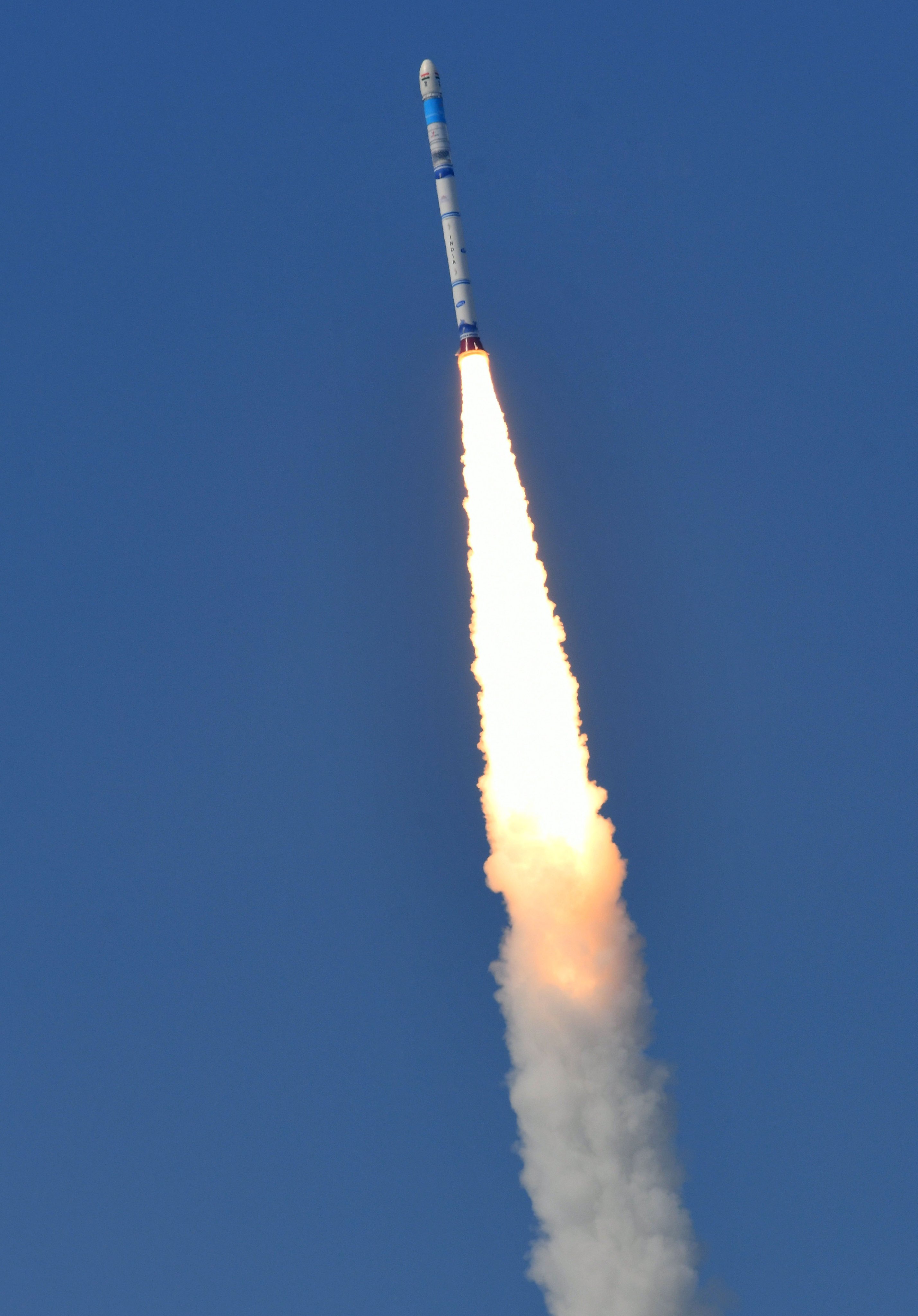 ISRO ने श्रीहरिकोटा स्पेस सेंटर से लॉन्च की Earth ऑब्जर्वेशन सेटेलाइट ...