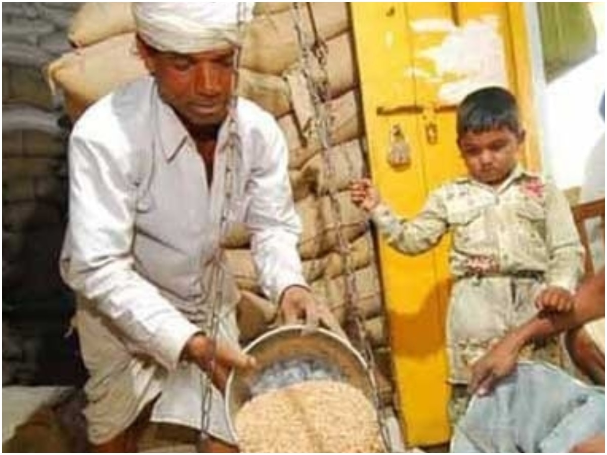 फ्री में राशन लेने वालों के लिए बड़ी खबर, अब इस तारीख तक दुकान पर नहीं ...