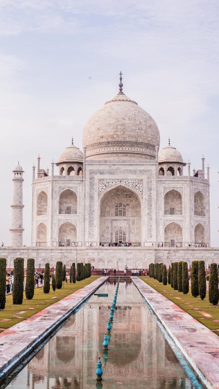 10 astonishing Mughal monuments that you must visit