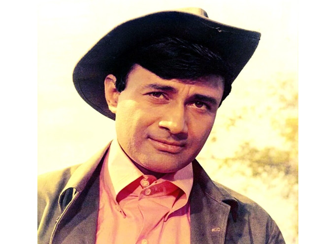 This man worked as clerk for Rs 65, became superstar, romanced Zeenat ...