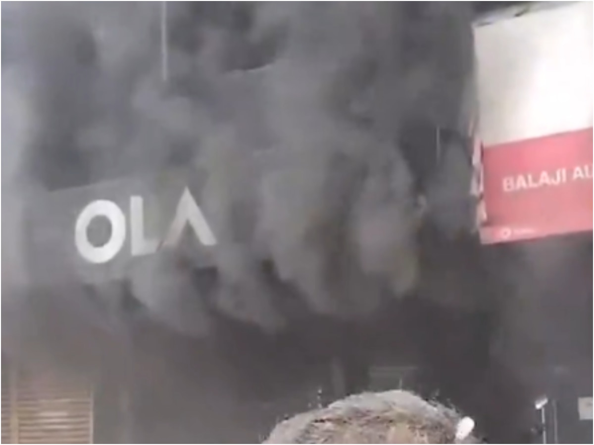 Karnataka man sets Ola showroom on fire in Kalaburagi after facing ...