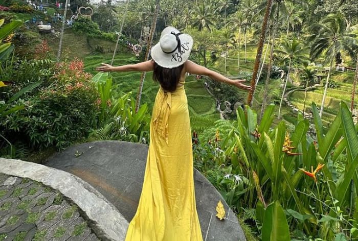 Meet actress who once was a model, worked with superstars, got engaged ...