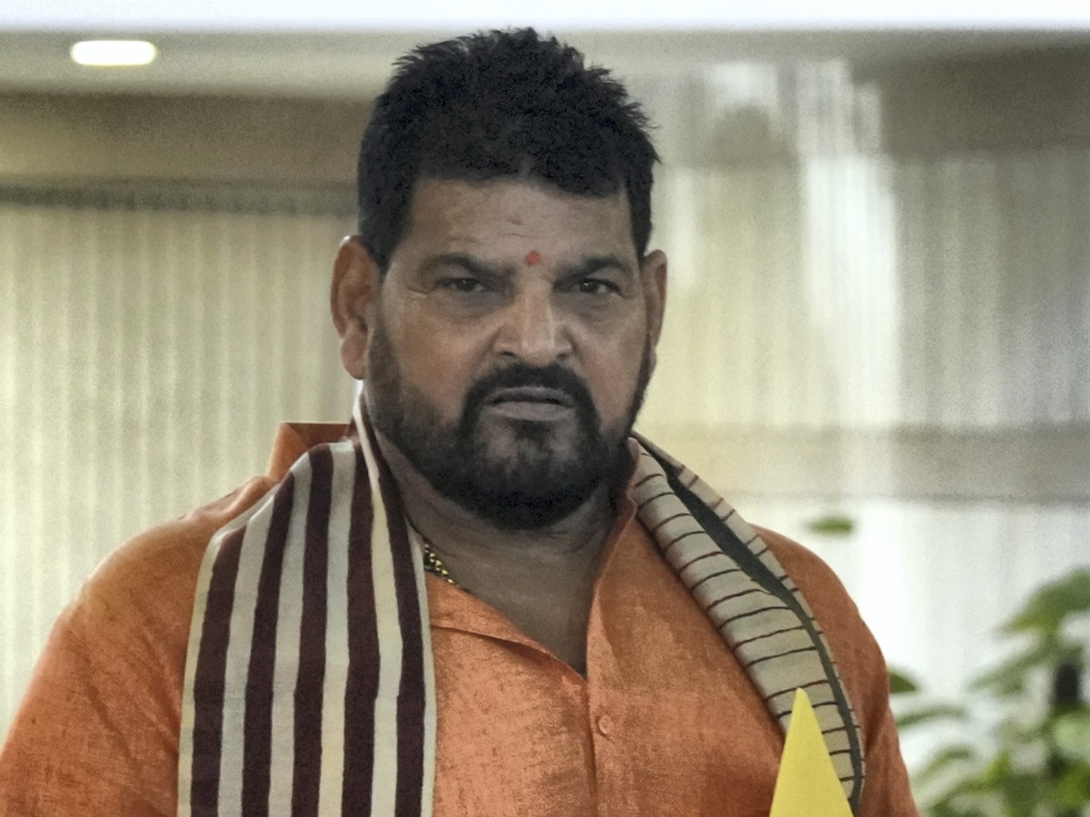 One moment celebration, another moment a fall! Brij Bhushan Sharan fell ...