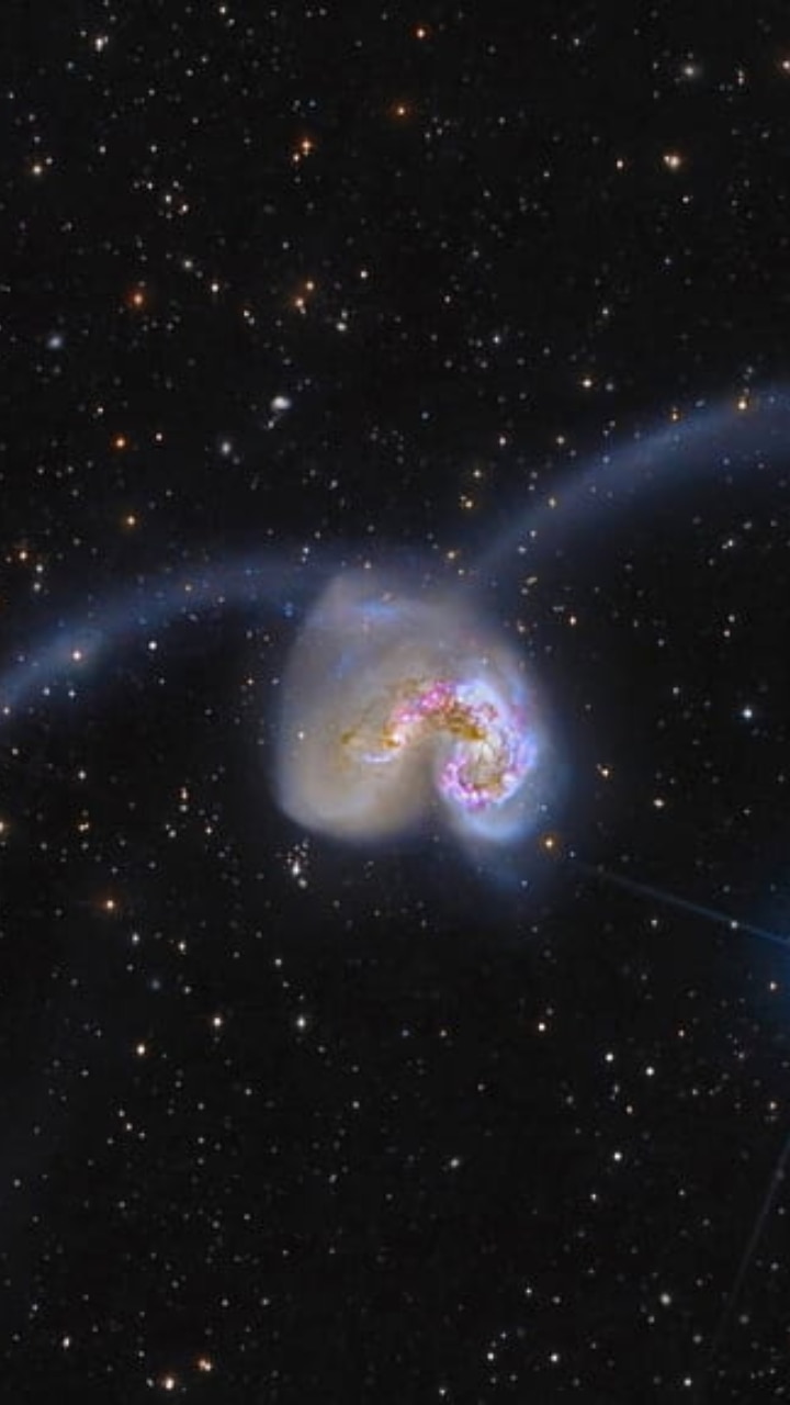 10 latest breathtaking pictures of galaxies captured by NASA