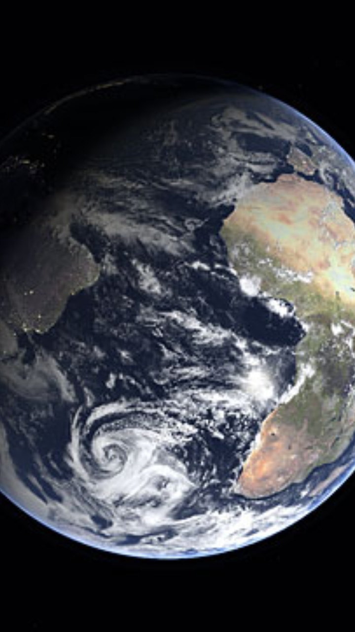 8 images that take you on grand tour of outer solar system with NASA’s ...