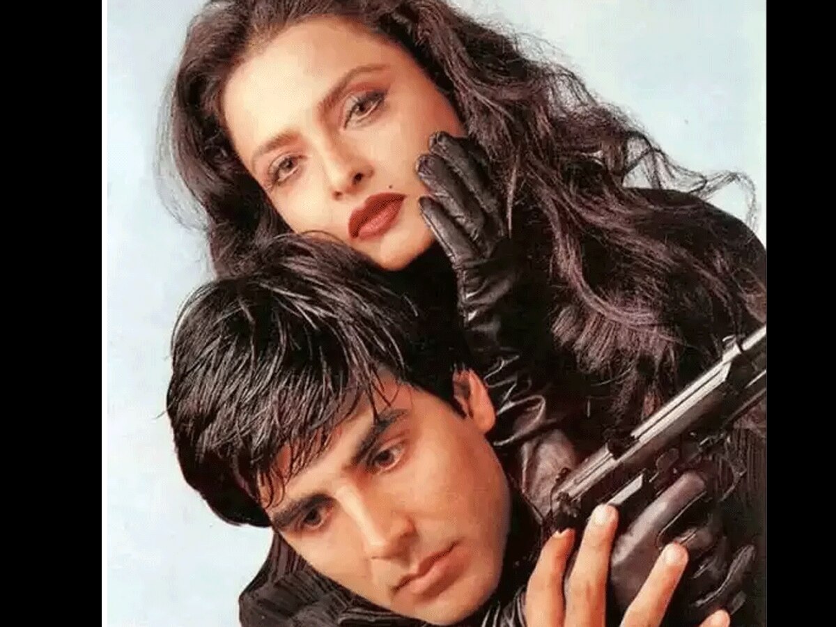 जब अक्षय कुमार के साथ रेखा की बेबाकी देख तिलमिला गई थी रवीना टंडन, बोली ...