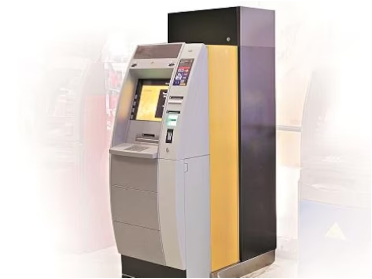 आज से 43 साल पहले लगा था दुनिया का पहला ATM, बदल गया बैंकिंग का तरीका