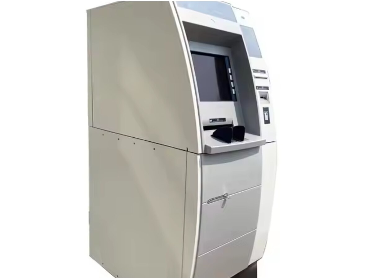 आज से 43 साल पहले लगा था दुनिया का पहला ATM, बदल गया बैंकिंग का तरीका
