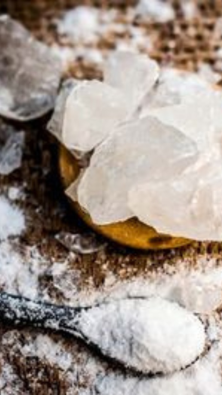 8 benefits of using Alum (Fitkari)