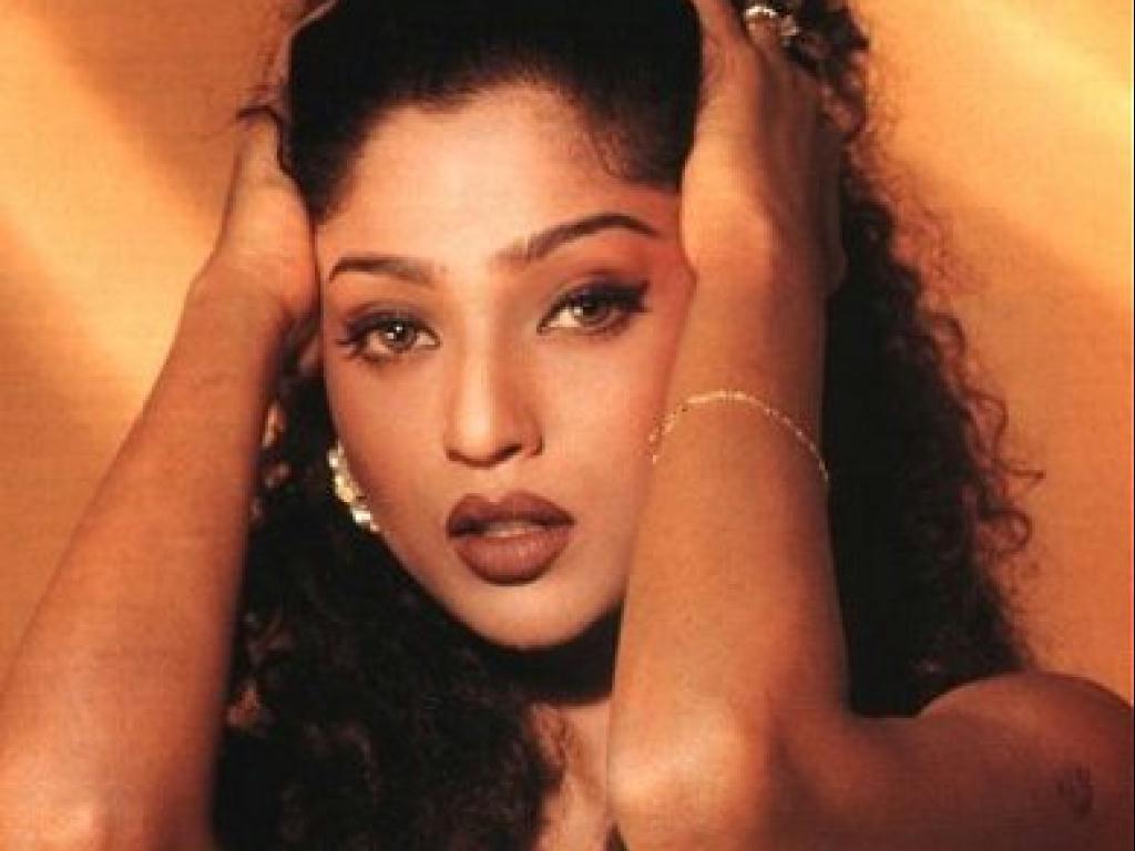 Meet Amitabh Bachchan bahu, who debuted with Mithun, Salman, Shah Rukh ...