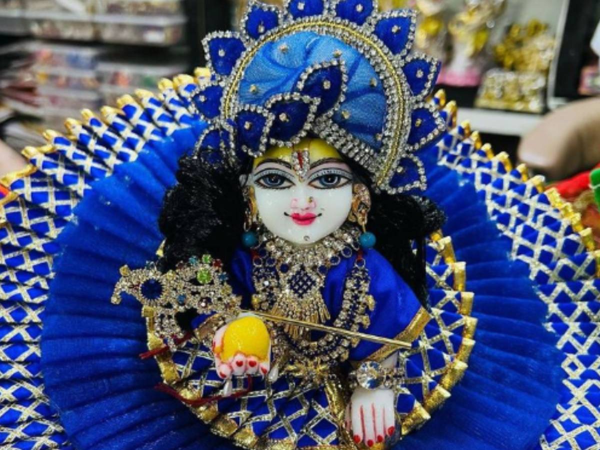 Laddu Gopal: इस माला के बिना अधूरा है लड्डू गोपाल का श्रृंगार! पहनाते ...