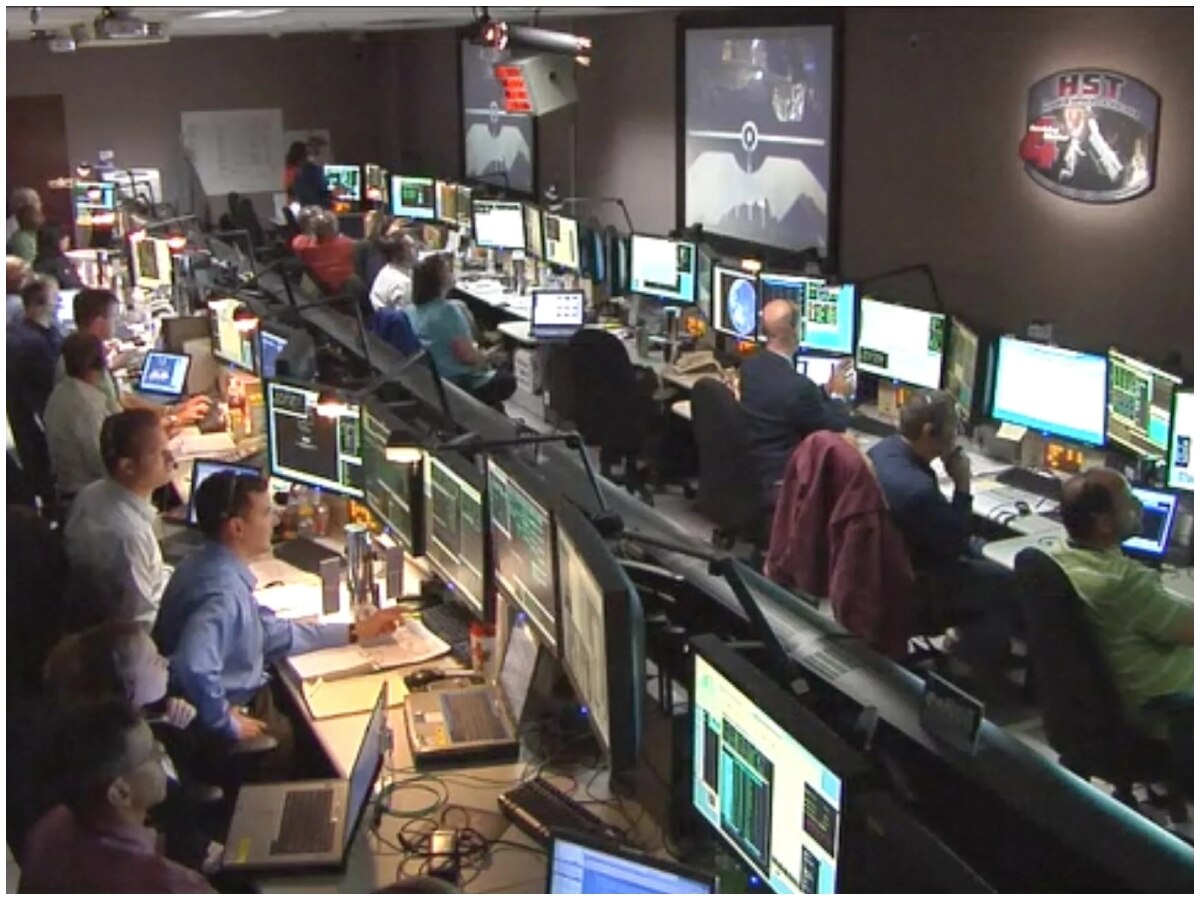 गजब! अंतरिक्ष में फिर जी उठा NASA का 47 वर्षीय यान, 24 अरब किमी दूर से ...