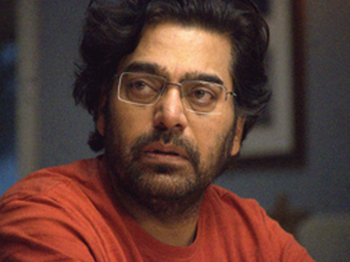 इस एक्टर को थी सेट पर बार-बार पैर छूने की आदत, महेश भट्ट ने धक्के मारकर निकाला था बाहर- ashutosh ...