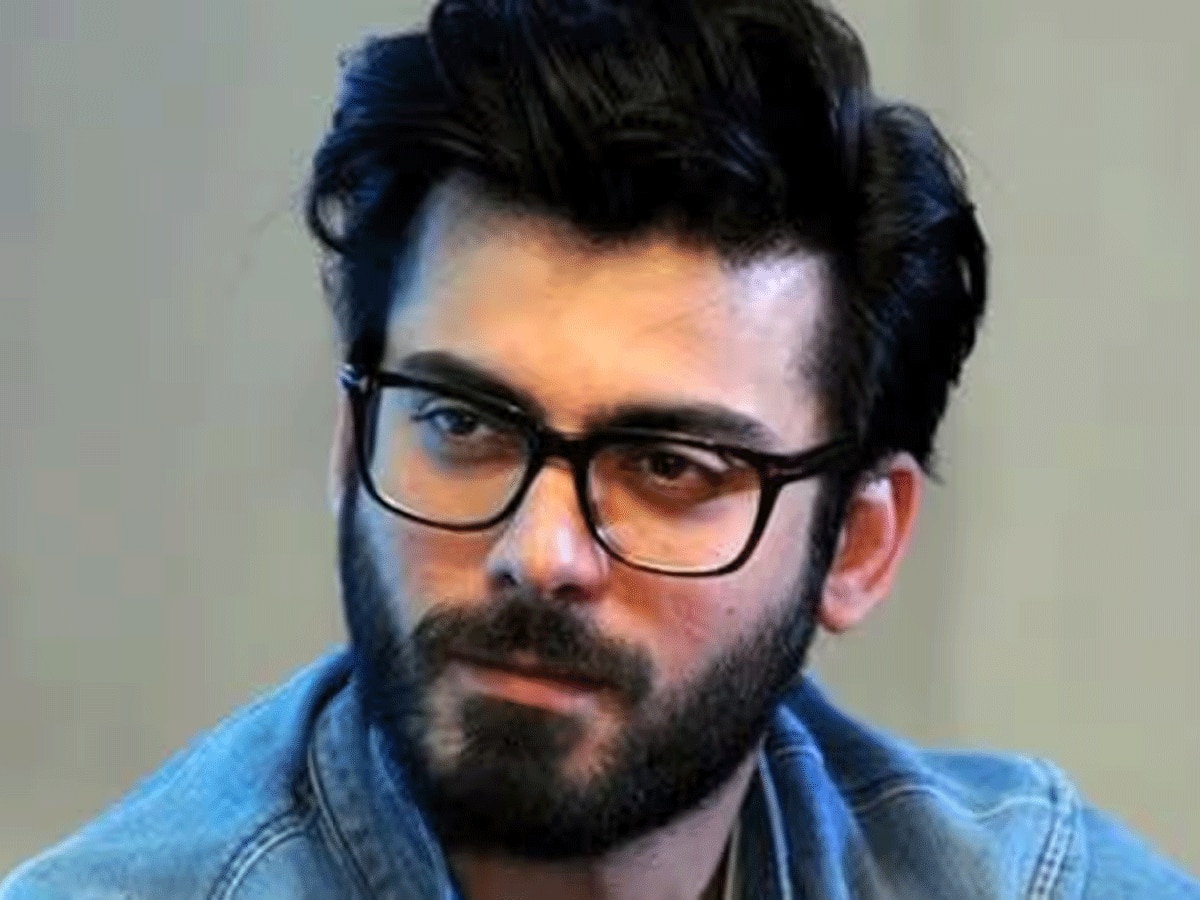 पाकिस्तानी एक्टर Fawad Khan की लव स्टोरी है बेहद फिल्मी, 17 साल की उम्र में किसी के लिए धड़का था ...
