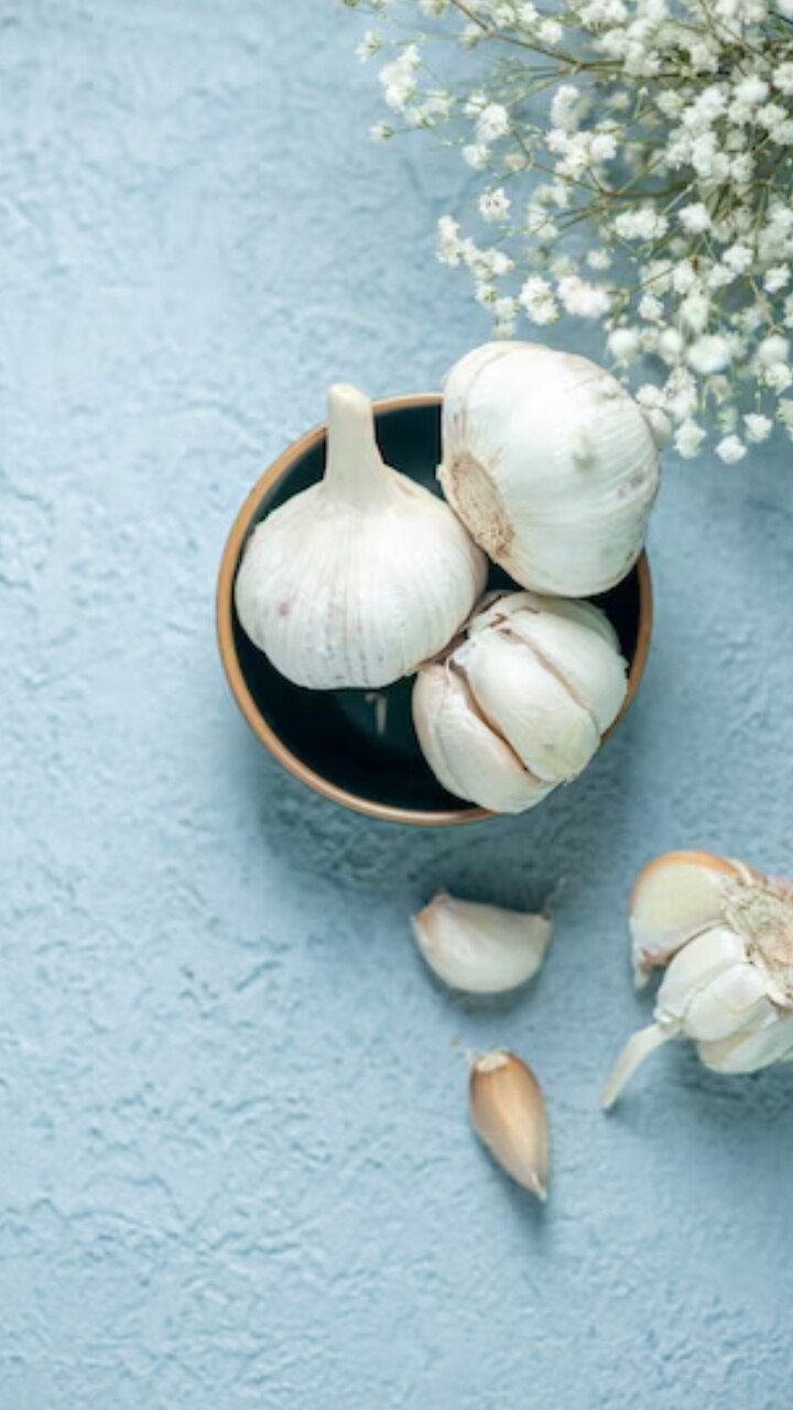 How raw garlic can reduce bad cholesterol?