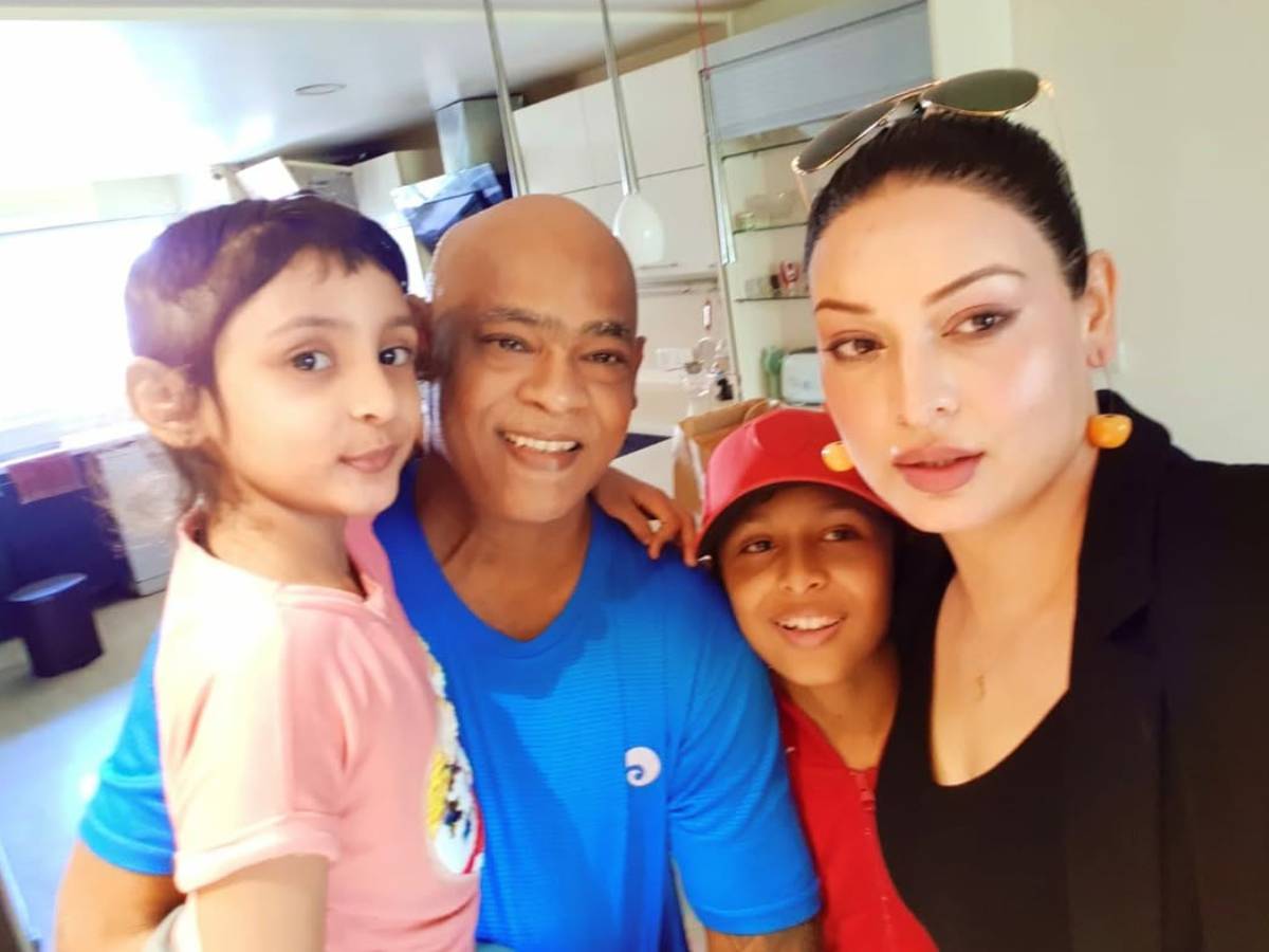 Vinod Kambli vs MS Dhoni: विनोद कांबली और धोनी को BCCI से कितनी मिलती ...
