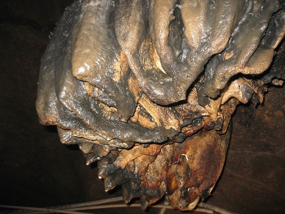 Patal Bhuvaneshwar Uttarakhand: इस गुफा में छिपे हैं कई रहस्य, द्वापर ...