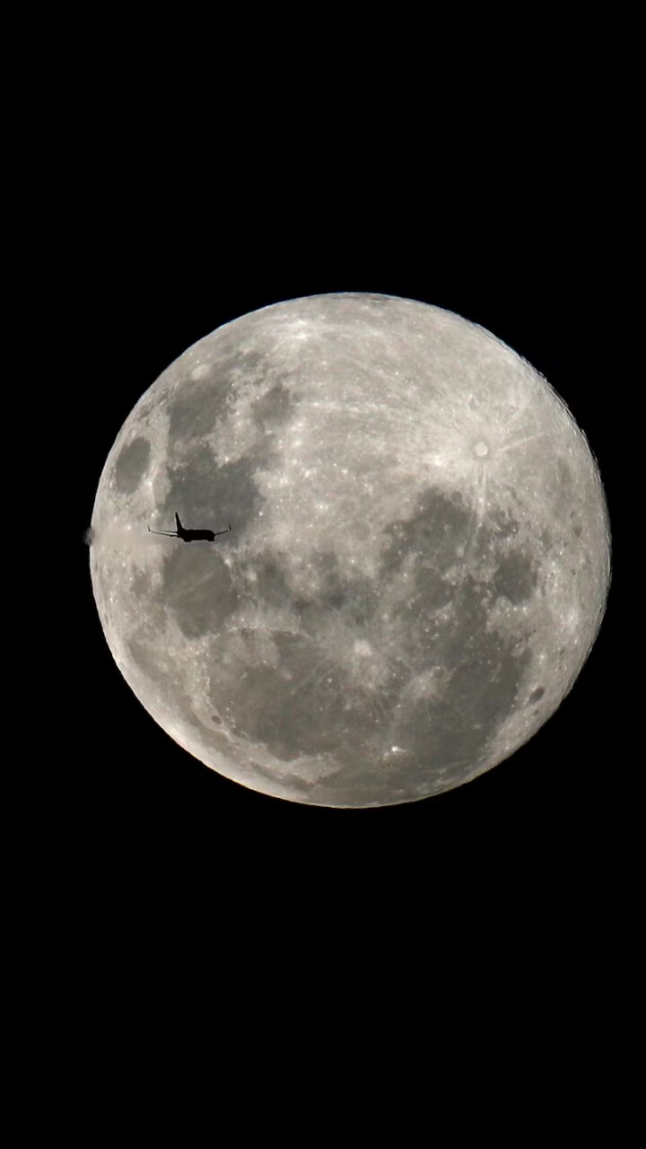 7 most amazing images of Moon shared by NASA