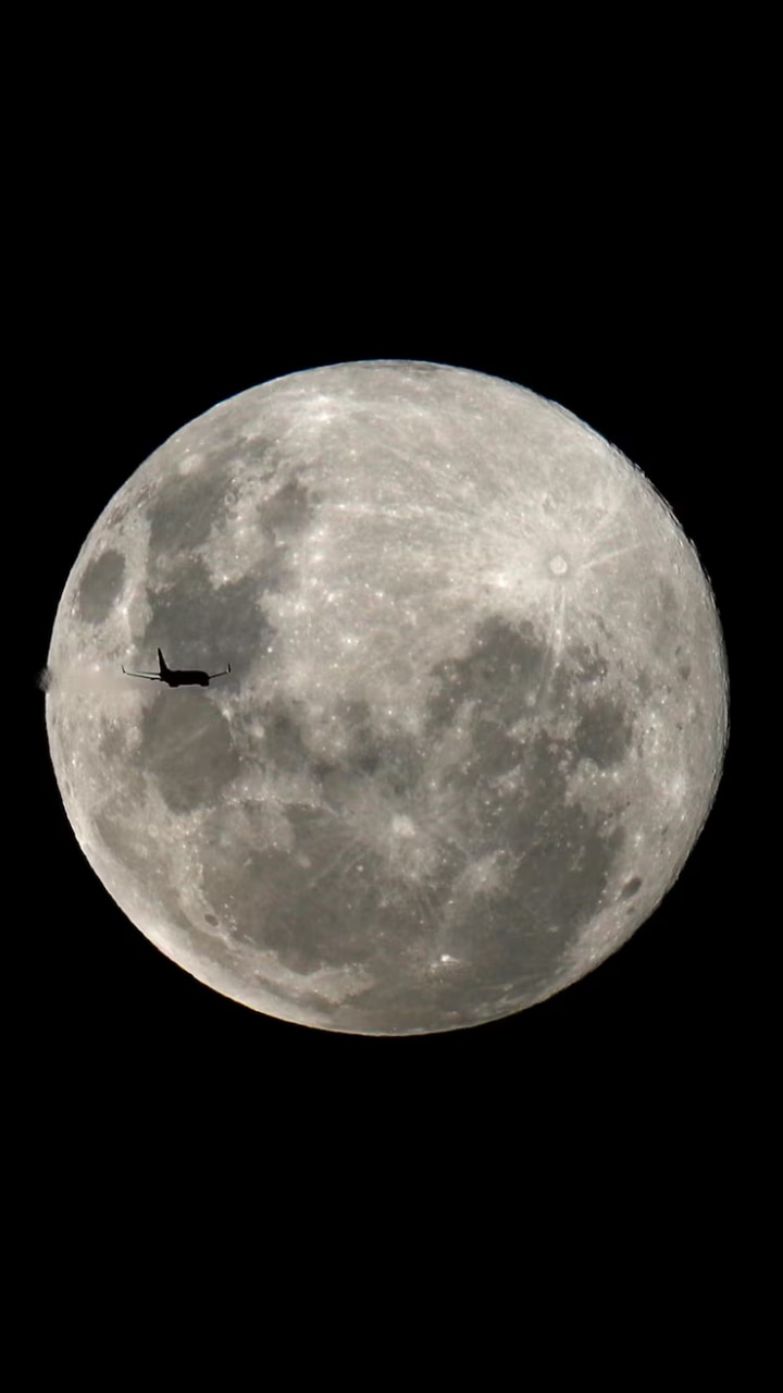 7 most beautiful images of Moon