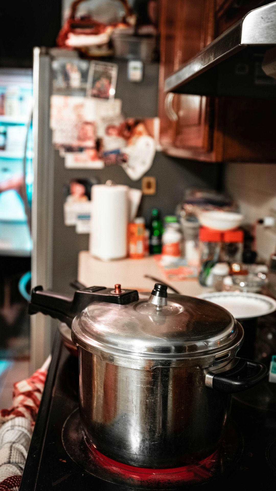 Make Life Simpler with Easy Cook Pressure Cookers at Amazon!