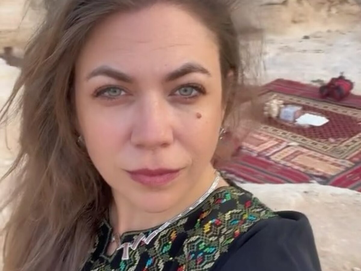 Viral News: इंस्टा पर एक फोटो लाइक हुई और दिल दे बैठीं, अब गुफा में ...