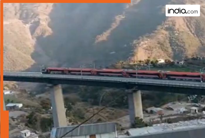 WATCH: Vande Bharat train crosses world's highest railway bridge ...