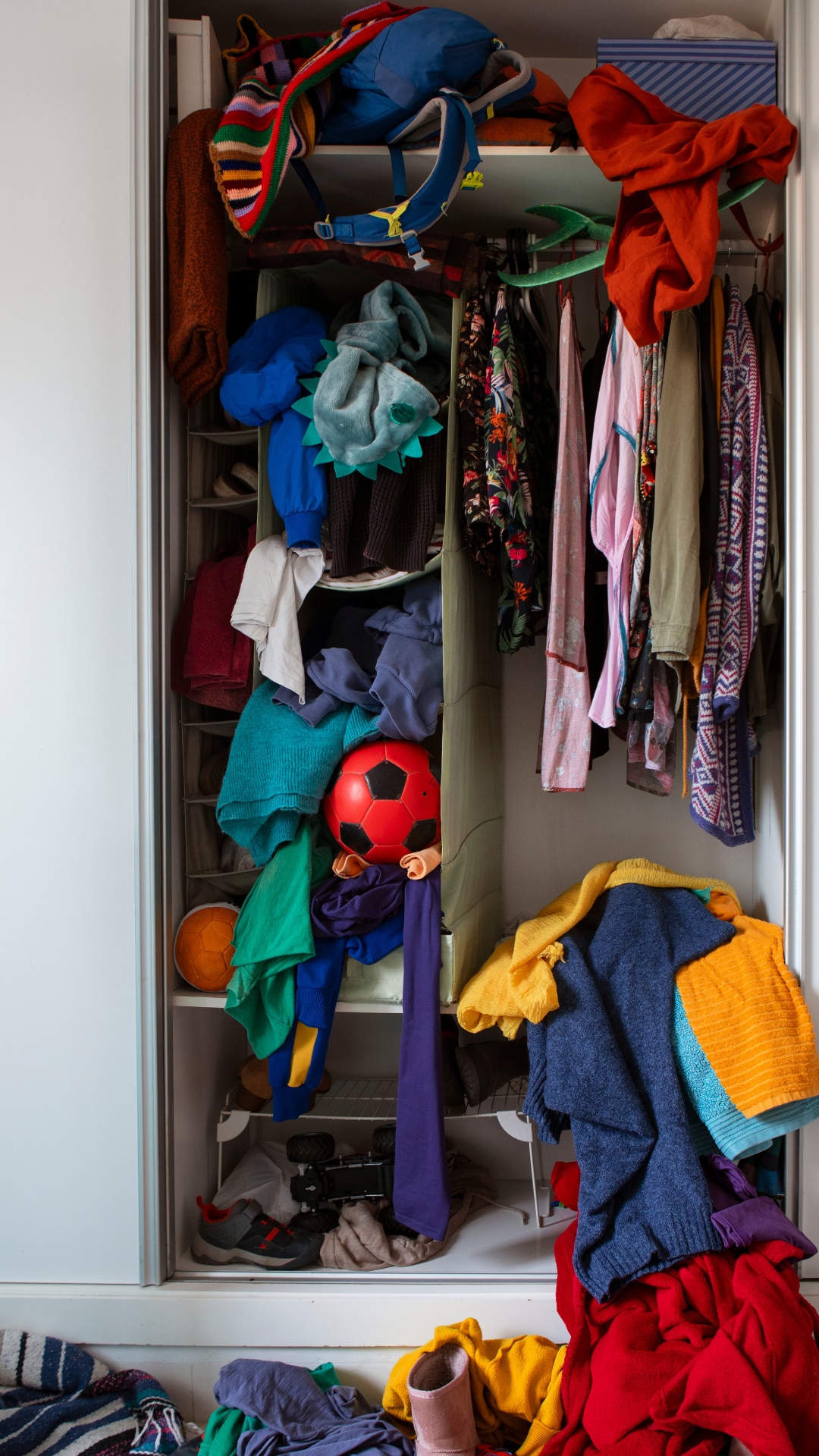 Organize Your Wardrobe: Discover Stylish and Practical Storage Bags on ...