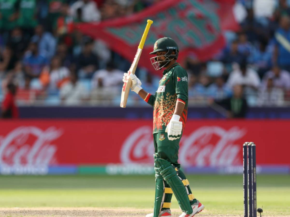 10 बल्लेबाज, जिन्होंने चैंपियंस ट्रॉफी के अपने डेब्यू मैच में ठोका शतक ...