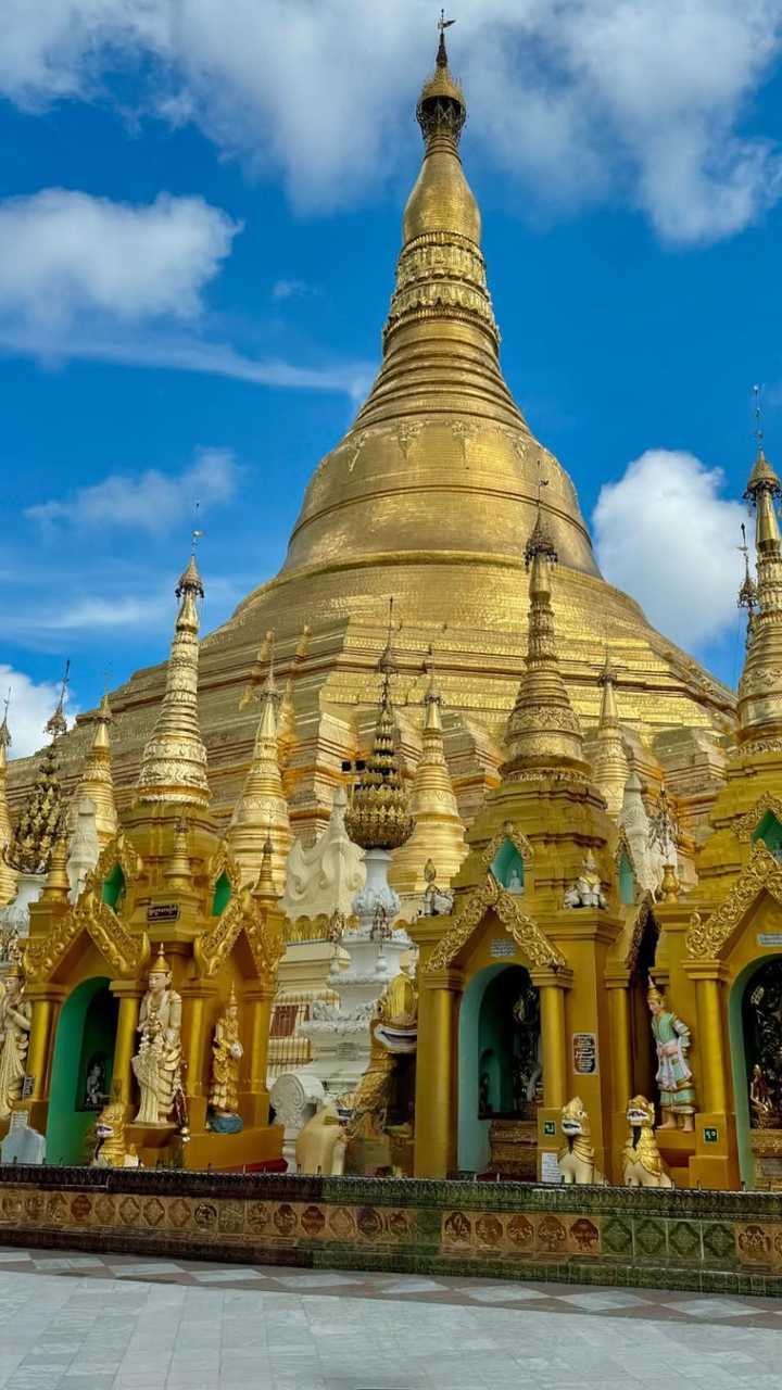 Discover 7 Stunning Destinations In India's Neighboring Countries