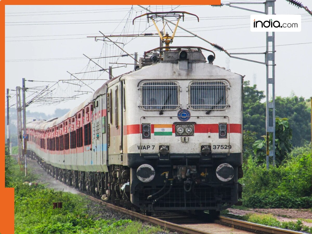 6 साल से पाकिस्तान में खड़ी है भारतीय रेलवे की ये ट्रेन, कारण जान चौंक ...
