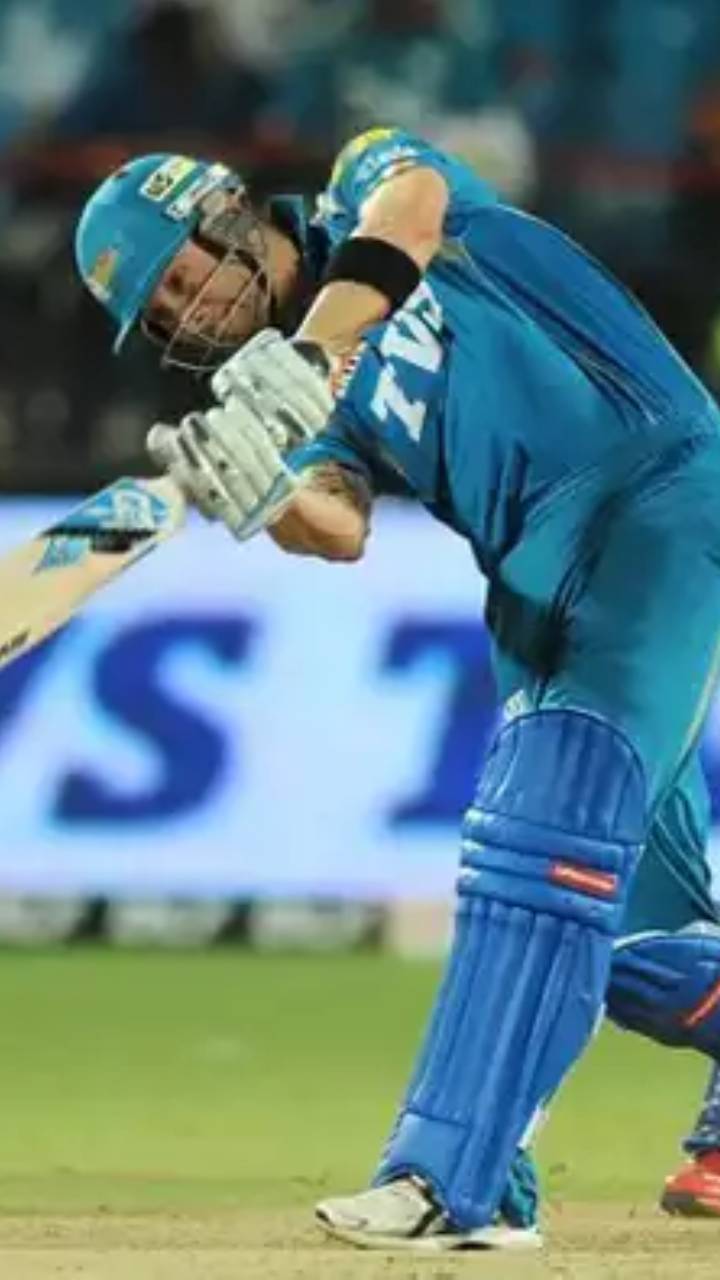 बताइए! नाम बड़े और IPL में कभी एक छक्का तक नहीं जड़ा...