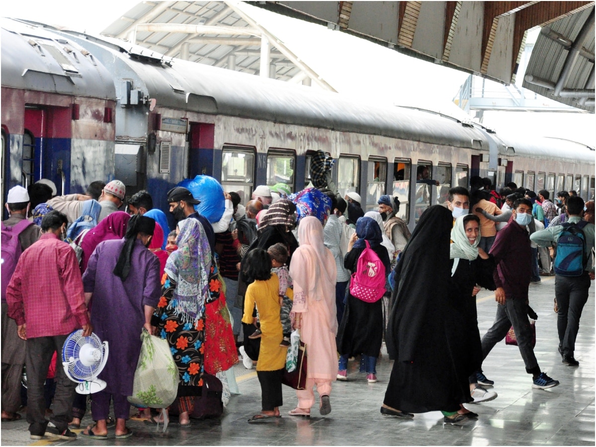 Platform Ticket Rules: प्लेटफॉर्म टिकट होने के बाद भी देना पड़ सकता है ...