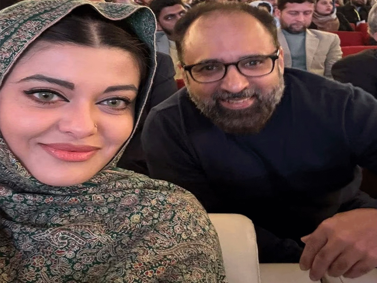 तीखे नैन-नक्श और दिलकश अदा...ऐश्वर्या की डुप्लीकेट दौलत में भी हैं ...