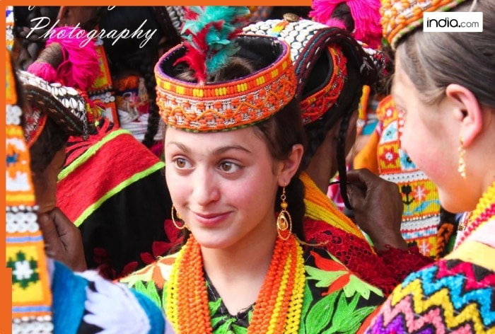 Pakistan Kalash Girls: पाकिस्तान के कलाश की नीली आंखों वाली लड़िकयों की ...