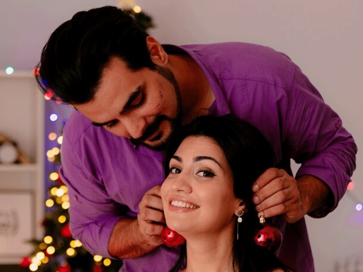 Numerology: अपने पार्टनर पर कंट्रोल रखती हैं इस मूलांक की लड़कियां, आंखों के इशारे से मनवा लेती ...