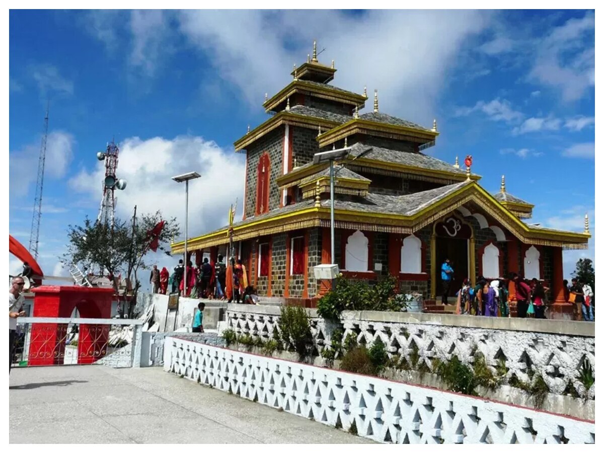 यहां गिरा देवी सती का सिर, प्रसाद में मिलती हैं ये पत्तियां; सबसे ...