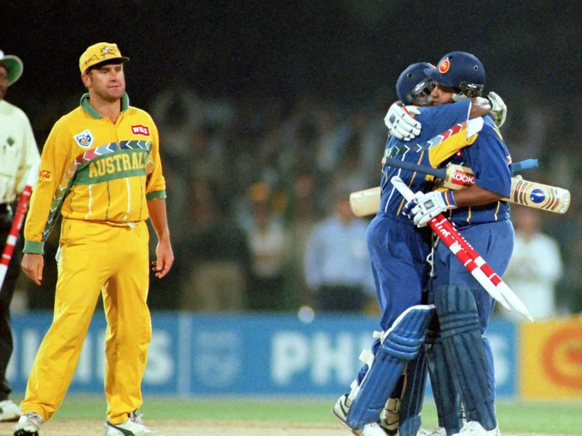 श्रीलंका दौरे पर PM Modi ने 1996 वर्ल्ड कप विजेता टीम के खिलाड़ियों से ...