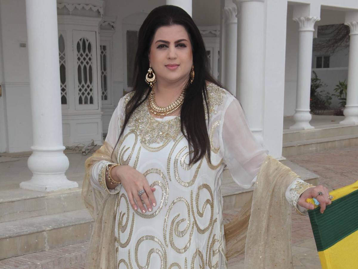 इनसे खूबसूरत पूरे पाकिस्‍तान में नहीं! कोई फिल्मी सितारा तो कोई नेता ...