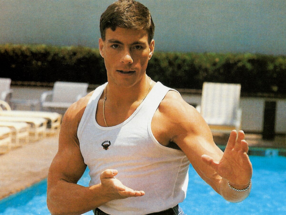 64 साल का वो एक्टर जिसे 'गिफ्ट' में मिलीं पांच महिलाएं, सभी के साथ ...