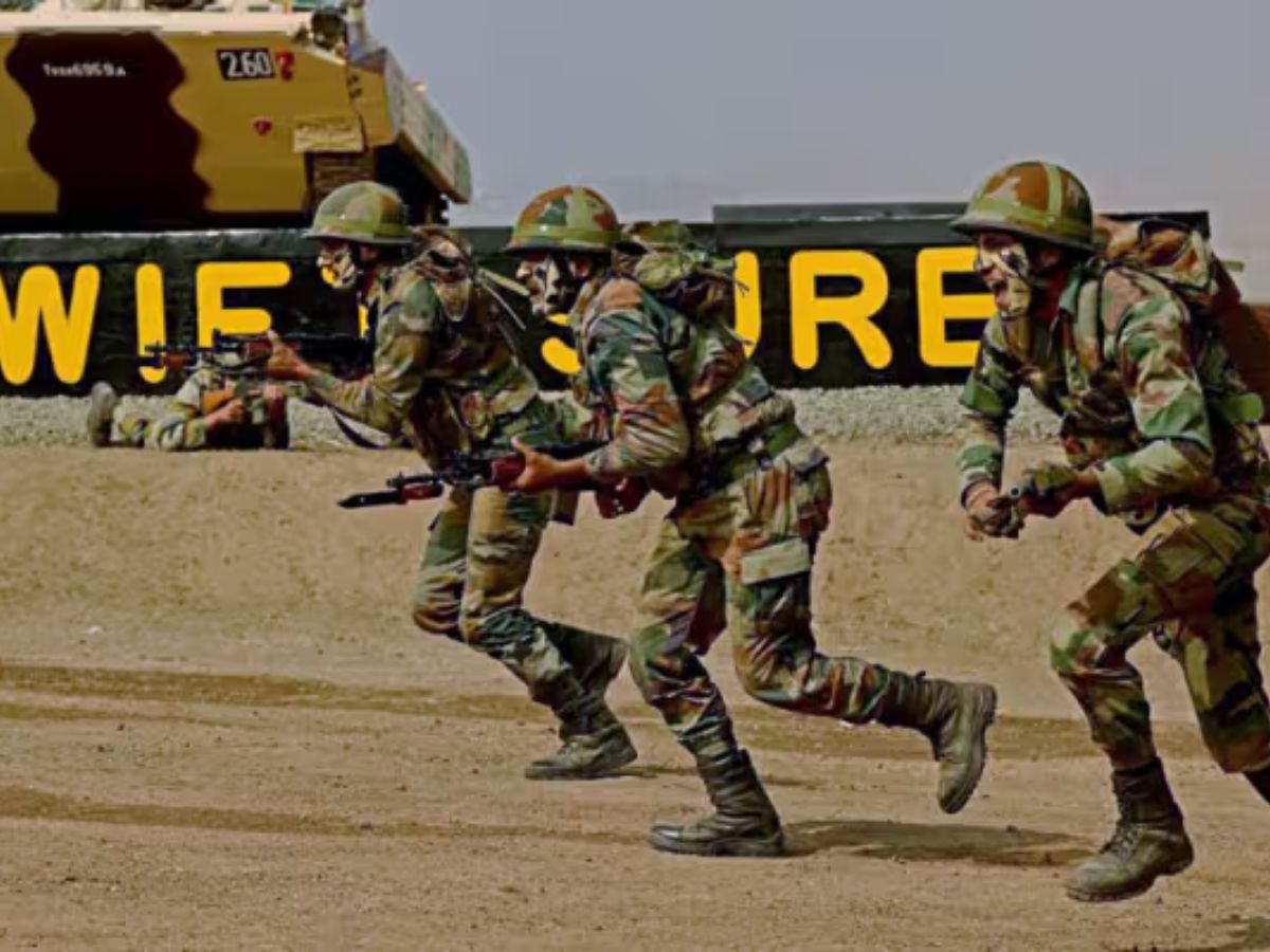 भारत-पाक तनाव के बीच सवाल: क्या देश की अर्थव्यवस्था झेल पाएगी युद्ध का भार?