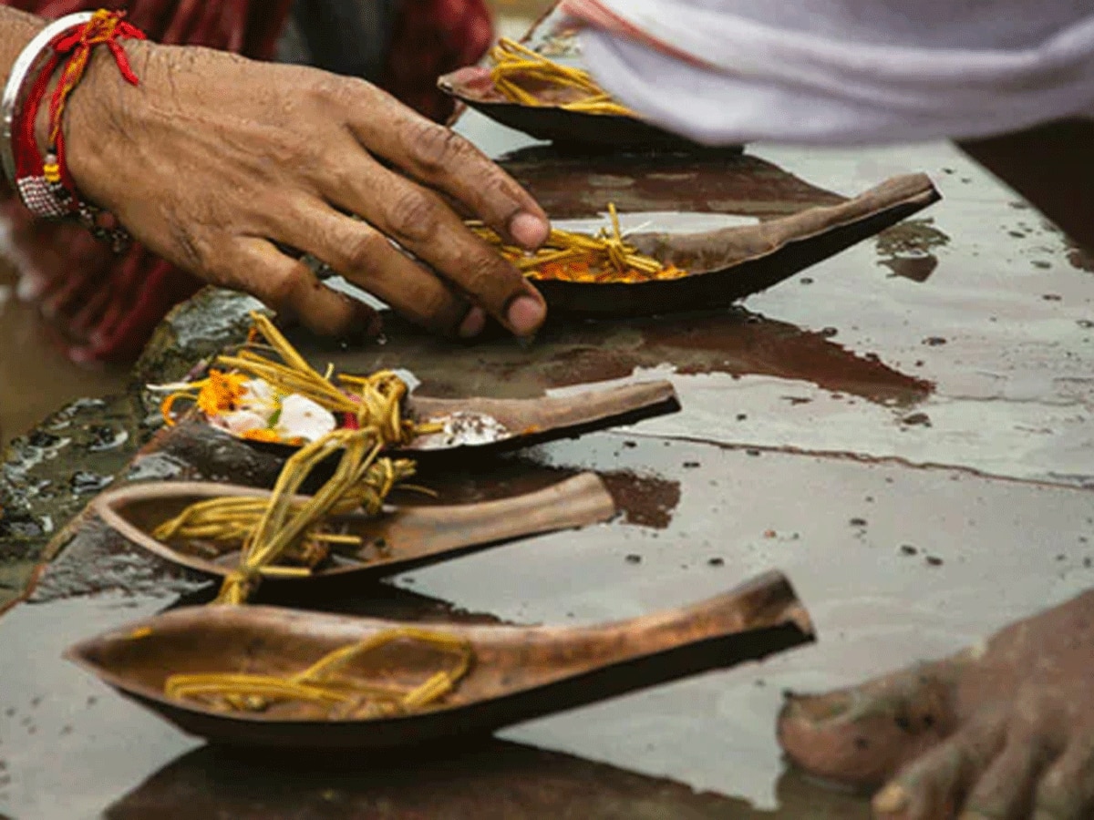 Pitra Dosh: इन 5 कारणों से लगता है भयंकर पितृ दोष, अगली सात पुश्तों तक ...