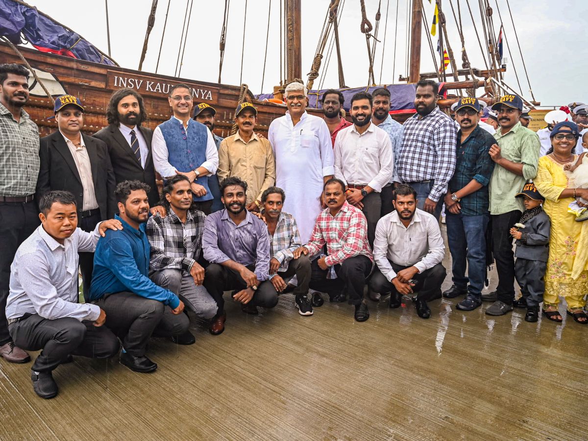 भारत ने बिना कील लगाए बनाया लकड़ी का विशाल जहाज, नौसेना में शामिल