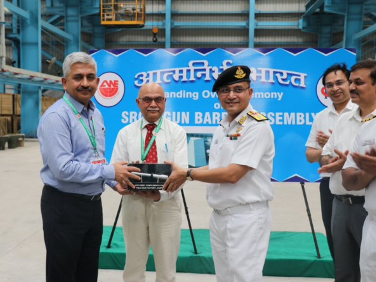 पानी, हवा से लेकर जमीन तक दुश्मनों को तहस-नहस कर देगा ये हथियार, नौसेना ...