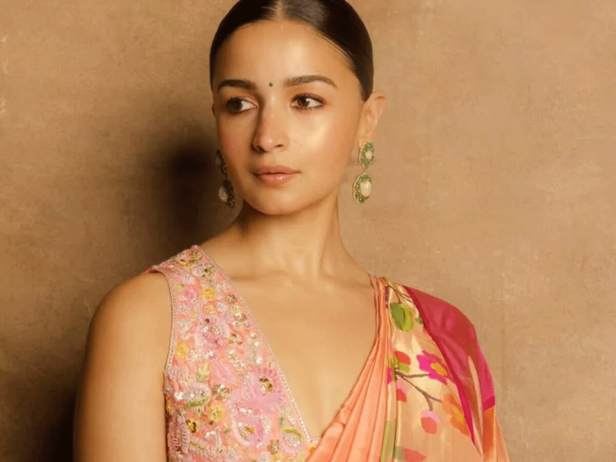 2000 साल पुरानी शैली की पैठणी साड़ी में कमाल की खूबसूरत लगी आलिया भट्ट ...