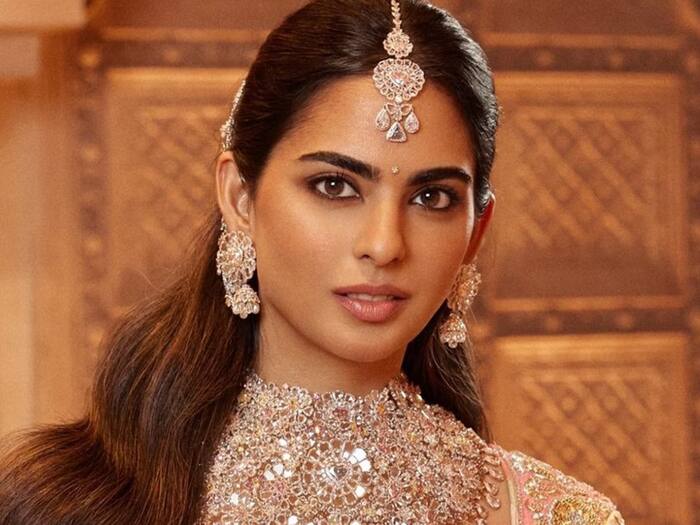 अरबपति अंबानी परिवार में कौन कितना कमाता है रोजाना? जानिए मुकेश, आकाश और अनंत से लेकर ईशा अंबानी ...